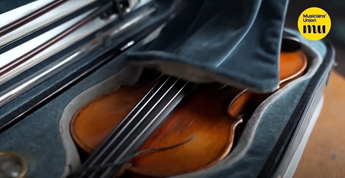 Travelling With Musical Instruments Using Public Transport | The MU
